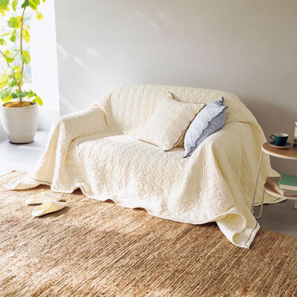 パシーマ（R）の気持ちよさをリビングでも満喫できるマルチカバー。ふんわりサラリの肌ざわりで季節を問わず気持ちいいパシーマ生地で仕立てたマルチカバー。ソファをすっぽり包み込むゆったりサイズで、思わず寝転びたくなる気持ちよさ。ベッドカバーとして...