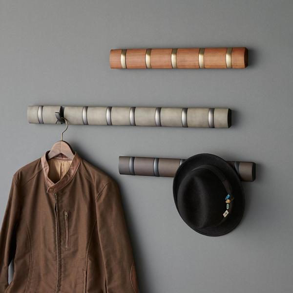 天然木のベースにダークカラーのフックを組み合わせたスタイリッシュなデザイン。使う時だけフックを出すので、すっきりとした空間が演出できます。Umbraumbra（アンブラ）は、1979年カナダのトロントで、レス・マンデルバーム（Les Man...