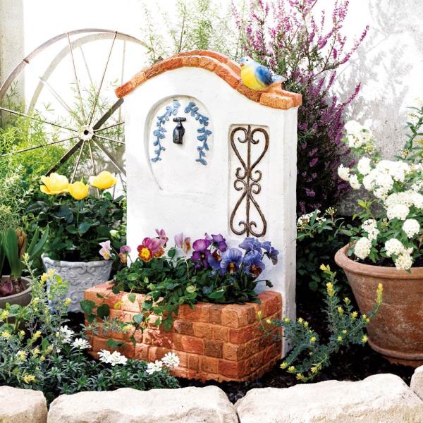 ガーデンに咲く花の妖精たちが今にも顔を覗かせそうな、可愛らしいおうち。微笑み誘うメルヘンの世界を演出します。
