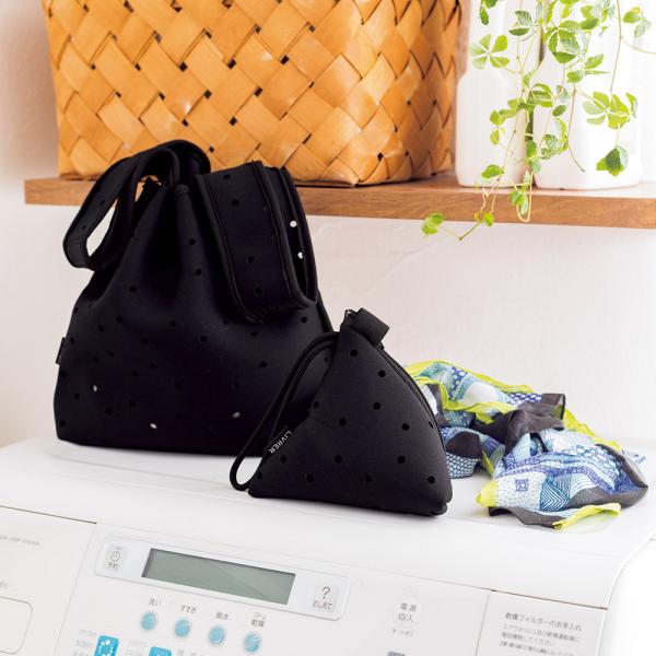 大切な衣類をより丁寧に洗濯機で洗いたい時におすすめ！「衣類が洗濯で傷んでしまういちばんの原因は、脱水の時に衣類同士が擦れ合うことにあります」と康之さん。その摩擦から衣類を守る洗濯ネット。衣類が伸びたり型崩れしたりすることをなるべく抑えられる...