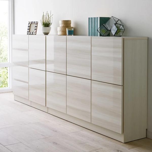 整理整頓された空間を作り出す、正方形デザインの収納庫◆モダンな印象のスクエア扉がおしゃれなカウンター下収納です。◆リビングやダイニングの生活感を隠すことができます。◆薄型でコンパクトなのでベッドルームの本棚や玄関、廊下収納としてもおすすめで...