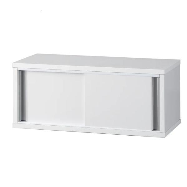 前後から出し入れ可能。引き戸タイプで場所をとりません。水ハネに強い素材で汚れもサッとキレイに。