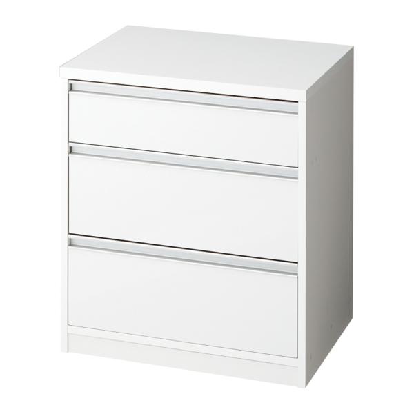 前面・天板の光沢感が美しい、隠しキャスター付きクローゼットチェスト。【ポイント１】　キャスター付きで移動ラクラク隠しキャスター付きで見た目をすっきりとさせました。お掃除のときに移動もラクラク。キャスターを取り付けなくてもご使用可能です。【ポ...