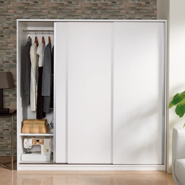 幅180cm・高さ180cmの驚きの大容量衣類収納庫●驚きの大容量で、家族の衣類もまとめて収納できる引き戸式ワードローブ。●シャツやジャケット、ロングコートまでまとめて収納出来ます。●棚板付きなので家電はもちろん、棚板を外せば旅行用のトラン...