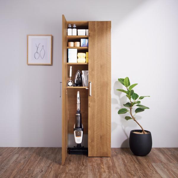 たっぷり入って家中で活躍する包容力抜群のパントリー●「買い置きしたものを収める場所がない」「ストック類が点在していてすっきり片付かない」とお悩みの方に役立つ大容量パントリーです。●自宅に造りつけの収納スペースがなく、なんとなくのラックでお茶...