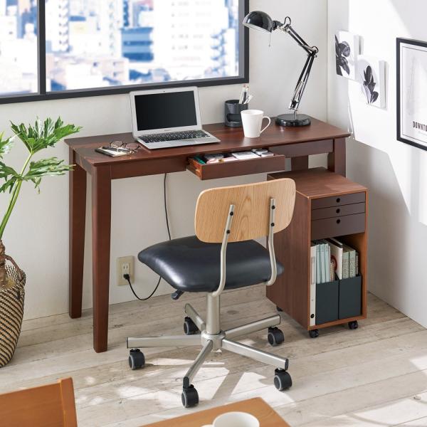 POINT＿１　欲しかったサイズがここに。【幅70奥行50cm】●リビングやダイニングの隙間にすっぽり。●70×50cmは、PC作業にちょうどいいサイズ。●奥行が50cmあるので、モニター台を使用すれば奥にモニター、手前にノートPCの2台使...