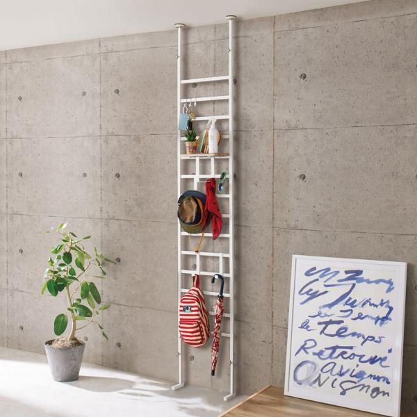 ブラック　幅45cmタイプ（お届け商品）おしゃれな玄関の主役！薄型ディスプレイ収納ハンガー玄関周りの小物収納に便利な、壁面を活用した突っ張り式のディスプレイ収納ハンガーです。壁掛けのように使えるのがポイント。玄関周りでも省スペースで収納でき...