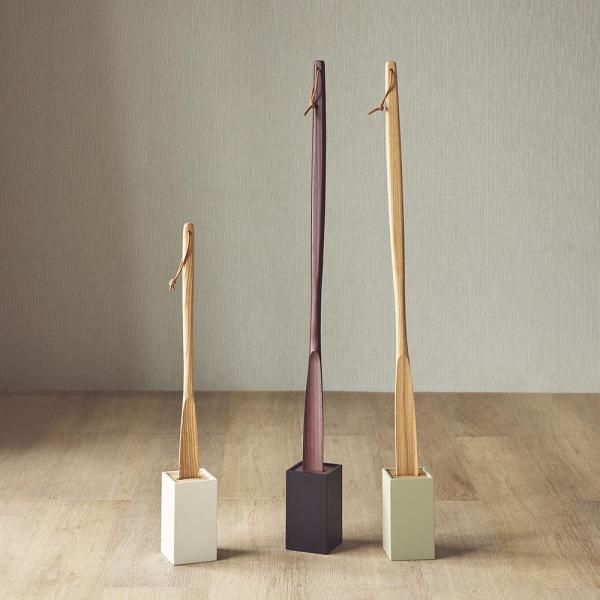 天然木削りだし靴べら ショート48cm（スタンド/マグネット） 下駄箱 玄関収納 玄関周り雑貨 ディノス dinos 人気 おしゃれ美しい天然木から削り出された、収納もスマートな木製靴べら木目が美しい栓（せん）の木から職人がていねいに削り出...