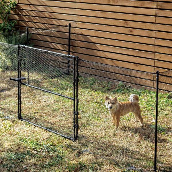 お手軽ドッグランフェンス ペット用品 犬 ディノス dinos 人気 おしゃれ施工工事不要で設置簡単、取っ手付きドアもセットになったお手軽タイプ。家庭菜園やお庭の間仕切りにも重宝します。