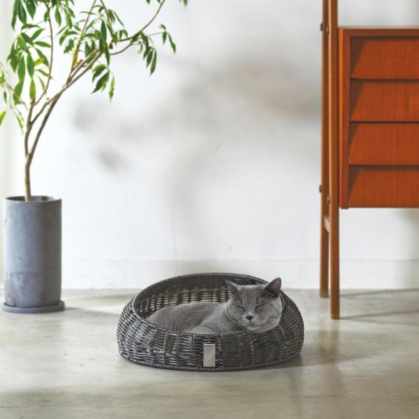 キレーネPLUS 洗えるラタン 猫ちぐら ペット用品 猫  ディノス ディノス dinos 人気 おしゃれ「猫ちぐら、洗えたらいいのに」。そんな声を長年聞いてきました。わらで編まれた伝統の猫ちぐらは確かに猫が喜ぶ。でも、毛やにおいが気になっ...