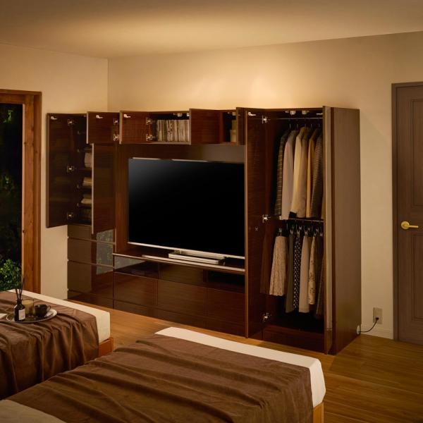 リビングワードローブ 棚チェストタイプ 幅80cm奥行56cm高さ180cm 衣類収納 ワードローブ クローゼット ディノス dinos 人気 おしゃれお出かけ前に上着を着て、帰宅後にそれを脱ぐ。幼いお子さまをお着替えさせる。家族みんなの洗...