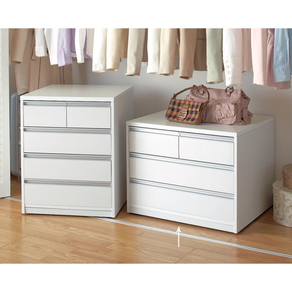 奥行が選べる隠しキャスター付きチェスト 深めのクローゼットタイプ 奥行60幅75高さ58.5cm・3段 衣類収納 押入れ クローゼット収納 ディノス dinos 人気 おしゃれ前面・天板の光沢感が美しい、隠しキャスター付きクローゼットチェス...