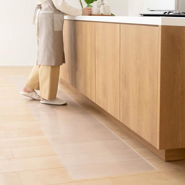 ≪50x180cm≫ アキレス 新抗菌キッチンフロアマット カーペット ラグ マット キッチンマット ディノス dinos 人気 おしゃれ段差を感じない薄さ。床材を汚れから守る透明マットフローリングや大理石調の床の美しさをそのままに、汚れか...
