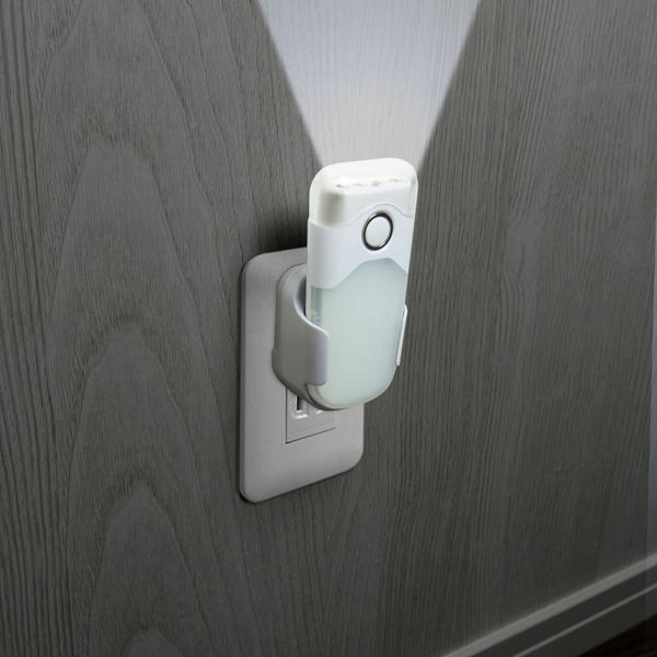 停電で自動点灯 LEDセンサーライト 防災用品 防犯用品 耐震グッズ ディノス dinos 人気 おしゃれ暗くなると自動でほんのり点灯します。手に取るとパッと点灯して懐中電灯にもなります。停電時は自動で点灯するからいざという時も安心です。【...