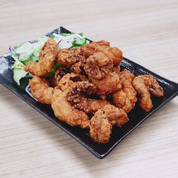 ベトナム産たこ唐揚げ 1kg プロユース お惣菜 ディノス dinos 人気 おしゃれベトナム産の真だこを原料とし、水分が少なめでジューシーかつ弾力のある食感に仕上げたたこ唐揚げです。醤油ベースの独自の衣が、たこの旨みをぎゅっと閉じ込め、噛...