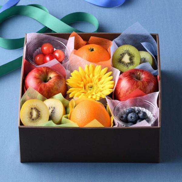 【父の日】果物コフレ 野菜 果物 フルーツ  ディノス ディノス dinos 人気 おしゃれ■旬の味わいをちょっとずつ♪さくらんぼ・ブルーベリー・りんご・ハウスみかん・2色のキウイ・オレンジ…、7種類の果物を宝石箱に見立てて詰合せました。中...