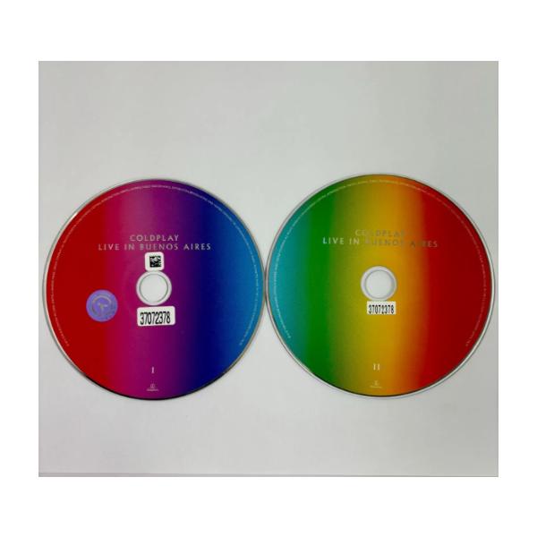 ※ディスクのみの販売となります。ジャケット・歌詞カードはございません。※再生確認済。原盤・正規品。オリジナルビニールケースに封入してお送りします。今年でデビュー20周年！世界的に人気を誇るバンド、コールドプレイのライヴ・アルバム作品が2枚組...