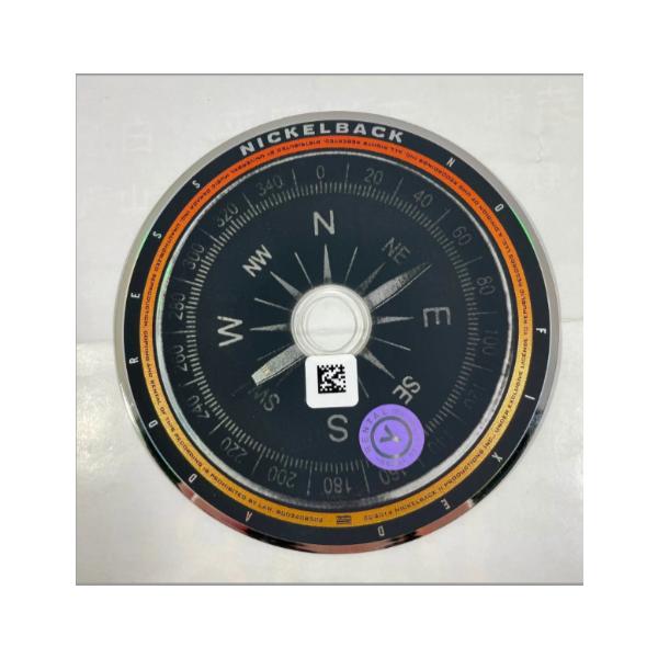 ※ディスクのみの販売となります。ジャケット・歌詞カードはございません。※再生確認済。原盤・正規品。オリジナルビニールケースに封入してお送りします。カナダ出身のロック・バンド、ニッケルバックのユニバーサル移籍第一弾アルバム。駆け抜けるパワフル...