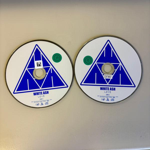 ※ディスクのみの販売となります。ジャケット・歌詞カードはございません。※再生確認済。原盤・正規品。オリジナルビニールケースに封入してお送りします。【収録曲】StealthRayThunderousCrowdsLedgerNight Song...