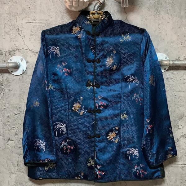 表示サイズ : なし 着丈 : 65cm 身幅 : 57cm 袖丈 : 56cm  肩幅 : 40cm(直線で計測)   色：ネイビー  青 黒 黄色 黄緑 赤 白 素材 : rayon 52.5%       chemical fibre...