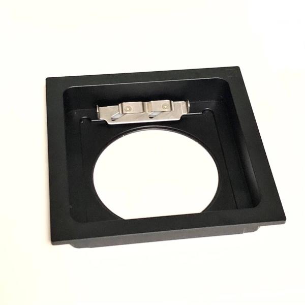 新品 ジナー - リンホフ用 凹み ボードアダプター4ｘ5ジナーカメラにリンホフボードの付いた4ｘ5レンズを装着できるボードアダプターです。凹み：26ｍｍ穴の直径：84ｍｍ縦横深さ：14x14x3cmヤフーからの購入の場合、ボディによって装...