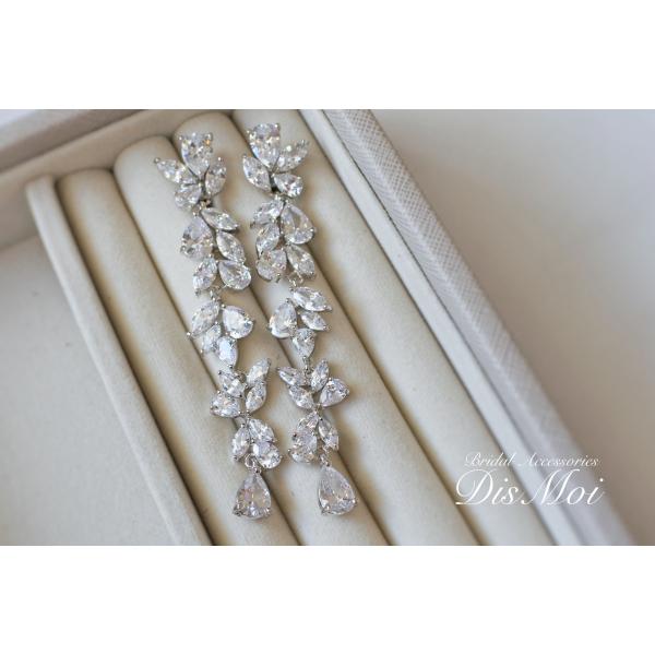 Bridal Accessories Dis Moiブライダル アクセサリーズ ディモアジルコニアピアス≪ZP-38≫様々な大きさのジルコニアストーンが連なったロングタイプのピアスです。ヘアスタイルやドレスを選ばず合わせやすいデザイン。耳元...