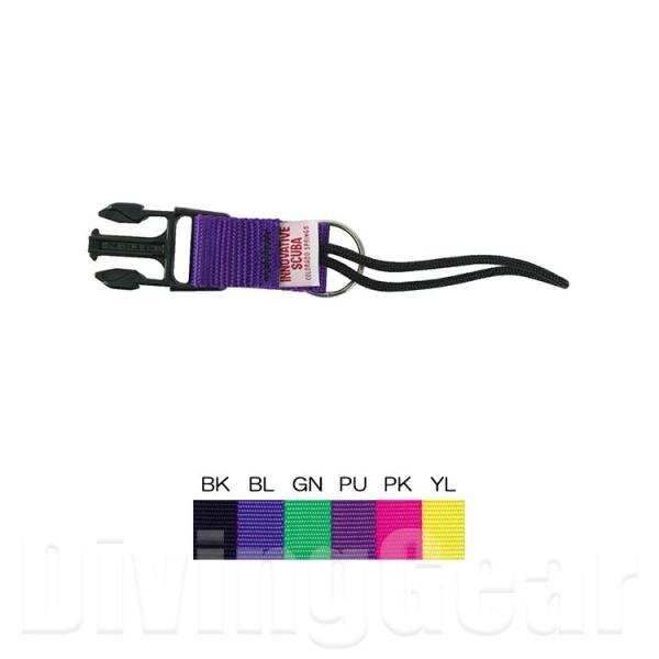 ワンタッチバックルのオス側に付いたリングランヤード。メスバックルと併せて、BCのDリングや携帯したいアイテムに取り付けるのに便利です！