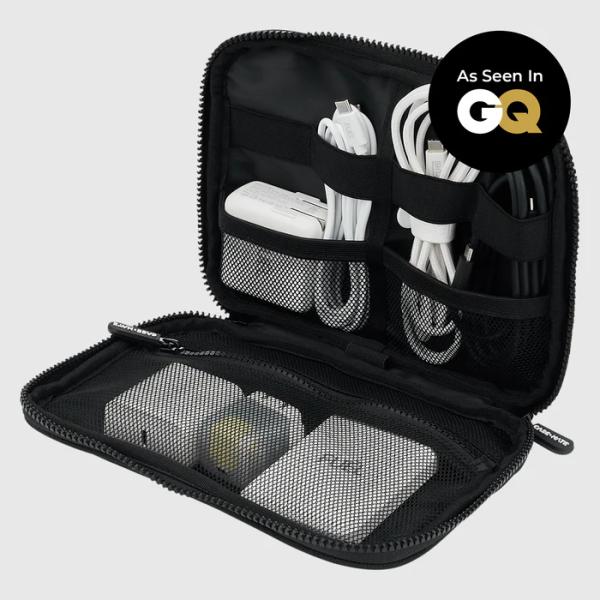 Travel Tech Organizer Black は、充電ケーブルやモバイルバッテリー、イヤホン、USBなど散らばりがちなガジェット類をすっきりまとめられる収納ケースです。軽量でスリムなデザインは、バッグに入れてもかさばらず、出張や旅...