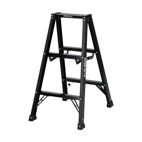 プロの方はもちろん、女性や高齢者の方にも配慮した軽量設計の脚立です。 おしゃれなブラックカラーを採用！ ○天板高さ(m):0.82 ○有効高さ(m):0.52 ○設置寸法 幅(mm):468 ○設置寸法 奥行(mm):613 ○収納寸法 幅...