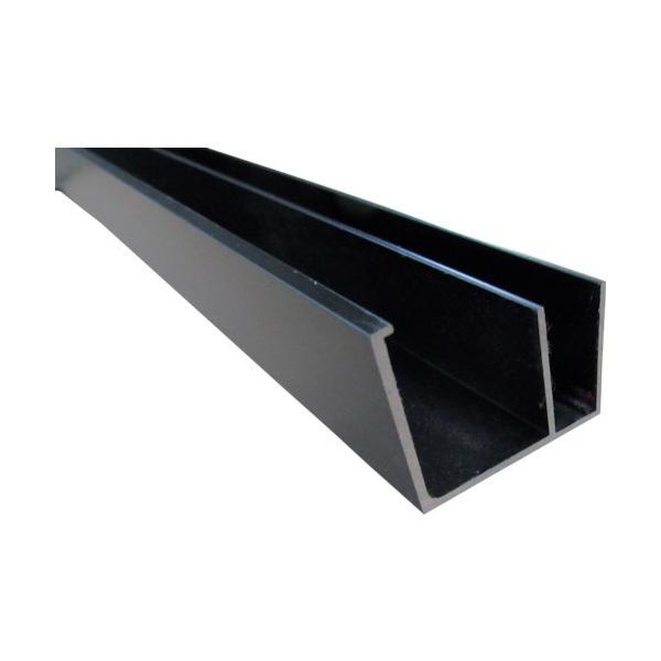 商品画像はイメージ画像です。実際とは異なる場合がございます。 ■特徴 波板を屋根に取り付ける時に使用します。  ■用途 建築資材  ■仕様 S6063S B1アルマイト ブラック色 長さ2.4M 幅30mm 高さ40mm 波板用軒付   【...