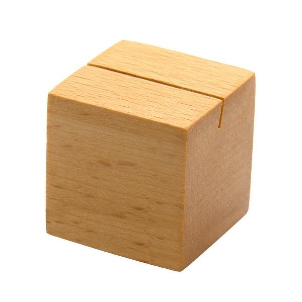 木製で落ち着いた雰囲気のデザインです。 POPやプライスカードなどを立てるのに最適です。 展示物を引き立たせることができます。 入数:3個入り   【サイズ】 30x30x30mm 【入数】 3個 MS180