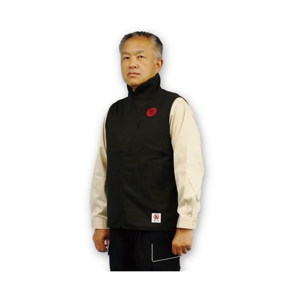 ■特徴 燃え広がりにくい性質と、融解しにくい炭化型の性質を持ちます。 ■用途 難燃防護に。 ■仕様 スタンドカラー/ファスナー付左胸ポケット/両脇ポケット/身頃裏・襟裏フリース素材（裏起毛） ■材質 表地:PROTEX Fiber使用難燃ツ...