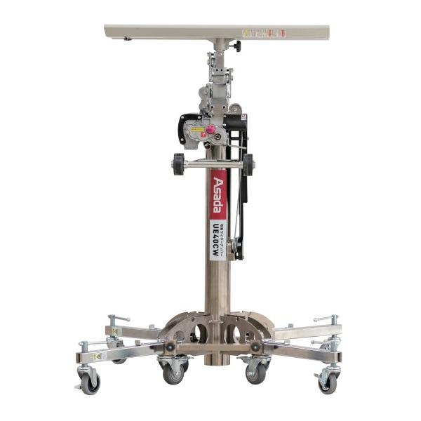 【商品説明】 ●壁際での昇降作業実現。 ●新設計！1脚を閉じても安全な昇降可能。 ●簡単設置。 ●ブレーキ付きφ75mmキャスタでラクな移動。 ●移動は、本体のハンドルを持ってキャスタで移動。 ●サイドローラ付で車両への積み下ろしがラク。 ...