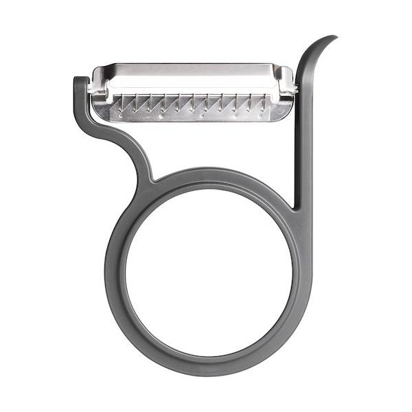 ■特長 包丁いらずでパパッと均等な千切りができます。  手の平感覚で使えるコンパクトなデザインです。  刃物の産地、新潟県燕三条の職人が作るこだわりの刃です。  板を曲げただけの従来品に対し、刃付けをしてあるので今までにないスムーズな切り心...