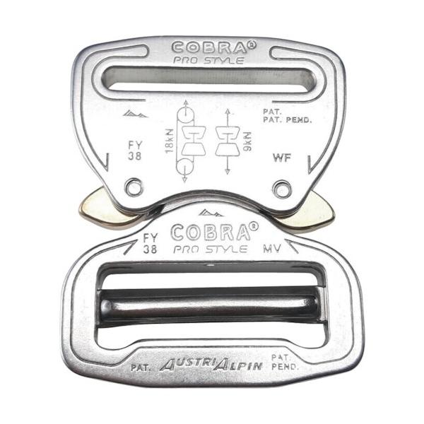 ■特徴 プロスペックの強力なバックルです。 ワンタッチでロックでき、ワンタッチで解除できます。 過酷な環境下でも性能を発揮できます。  ■用途 ハーネスなどの締め付け用。  ■仕様 欧州規格(EN358)取得 破断荷重：9kN  ■材質 本...