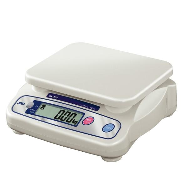 ■特徴 計量皿までの高さ（全高）が低く、載せ降ろしが容易で、連続作業の負担を軽減します。 ワンタッチで計量皿の重さをゼロにできます。 （風袋引き可能） 1/2000の高分解能で細かく計量できます。 持ち運びのしやすい構造:左右に便利な取手部...