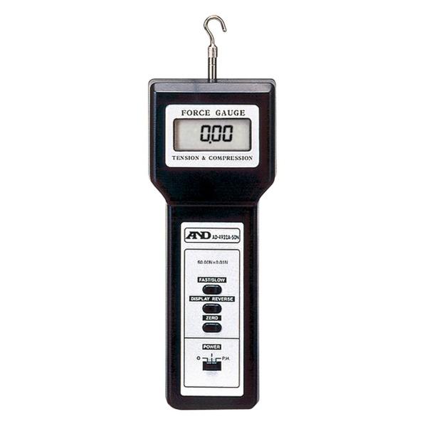 ■特徴 簡単な操作で引張り、圧縮力が測定できます。 ピークホールド機能で、最大値が測定できます。 1つのボタンで表示方向が変えられ、引張、圧縮の両方向からでも見やすい表示です。 基本アタッチメントを標準で付属しています。  ■用途 材料の引...