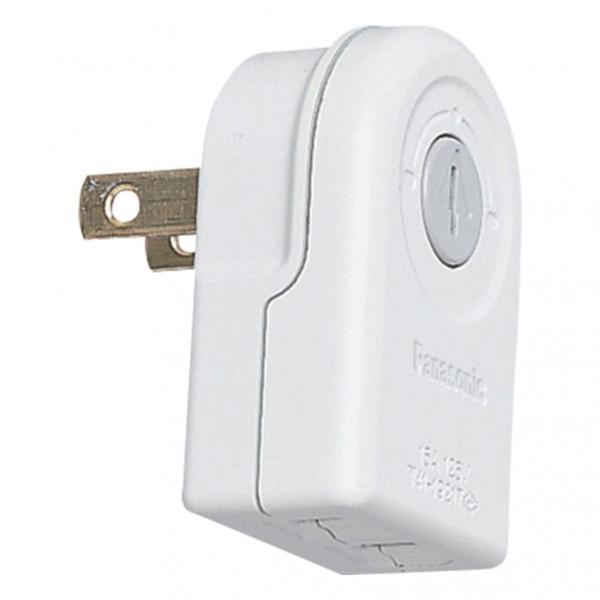 ●キャップが左右へ90ずつ回転しますので、キャップやコードを傷めません。 ●定格:125V 15A 1500Wまで対応 ●品名:ローリングタップ ●コンセント口数:1個口   【入数】 1 1201601