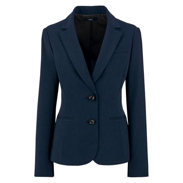 北陸の素材力が光る、長時間着ていても疲れにくいストレスフリーな着心地のジャケット。 背抜き仕立て・内ポケット 素材/ワルツトロストレッチ ポリエステル100%   【サイズ】 11 【カラー】 ネイビー 【入数】 1点 630010