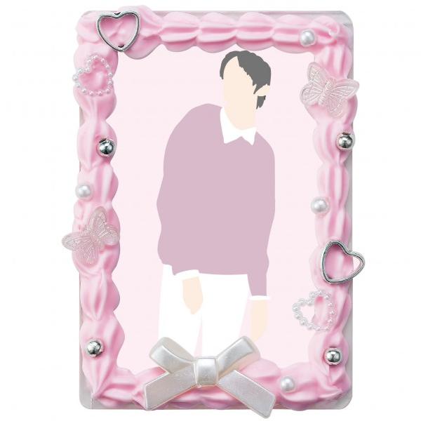 ●キャッチコピー:ふわっとホイップでデコる！自分だけのトレカケースを作ろう！  ●商品説明:ふわふわのホイップと6種類のキラキラデコパーツがセットになった、楽しくカスタマイズできるトレカケースキットです。  ホイップで立体感をプラスして、ま...