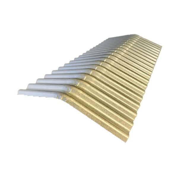 ■特徴 軽くて強い丈夫なトタン波板です。 錆びにくいガルバリウム鋼板を使用しています。 ■材質 ガルバリウム鋼板製    【重量】 7KG 【入数】 10枚 【原産国】 日本製 GLM