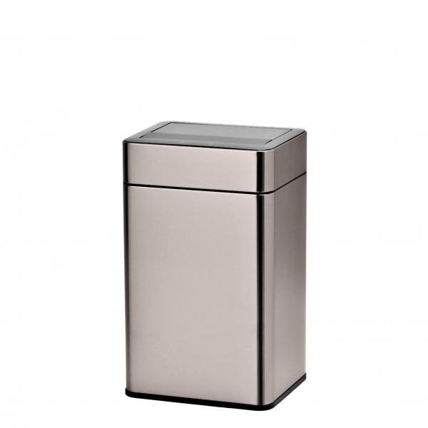 ■本体サイズ:280×235×460mm ■重量:2.2kg ■容量:20L ■バッテリー種類:リチウムイオン電池 ■バッテリー定格:3.7V 1500mAh ■バッテリー入力:5V/2A ■バッテリー出力:3.7V/1A ■使用電池:単三...