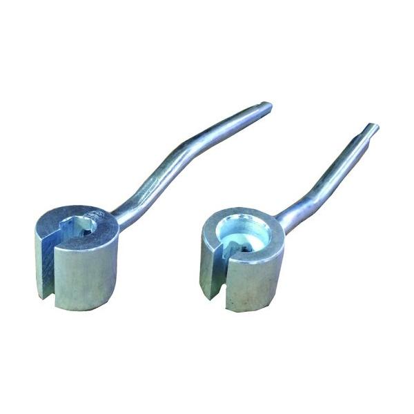 ■特徴 ロッド・ヘッドの接続工具です。 2個1セットで使用します。  ■用途 公共下水道、敷地内横引管、取付管に。 ●品名：Bアッセンブリー・ツール  ロッド式排水管清掃器“Ｂプラマーズ” 手作業工具  【サイズ】 227 x 40 x 5...