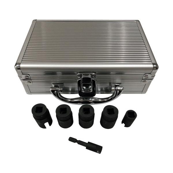 防火設備点検後のシャッター巻上を効率的に行う事ができます。 電動工具に取り付けてご使用頂けます。 用途 防火シャッターの巻上点検時に。 注意 シャッター軸は汎用サイズを基準にしています。 ご確認の上ご購入下さい。 対応メーカー刻印TO1:東...