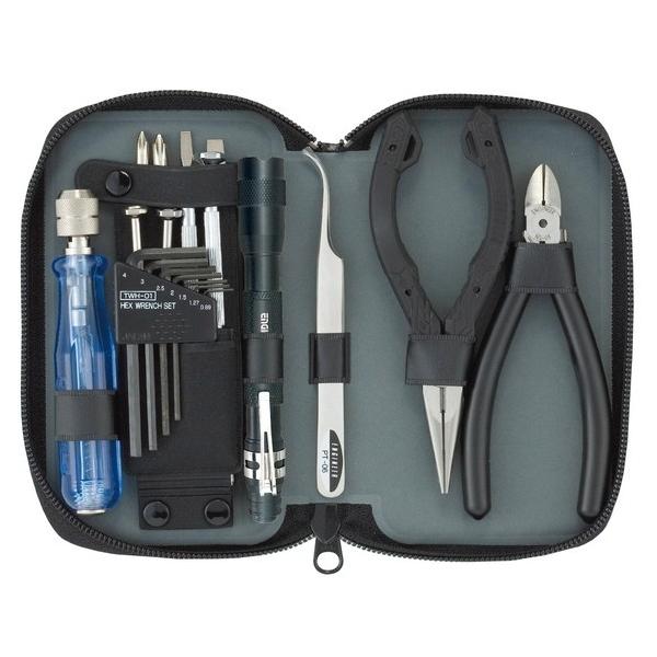 精密作業に適したツールキットです。 作業服の胸ポケットにすっぽり入るコンパクトデザインです。 用途 電子機器、精密機器の検査・修理などの精密作業に最適です。 ケース寸法(mm)間口:160 ケース寸法(mm)奥行:90 ケース寸法(mm)高...