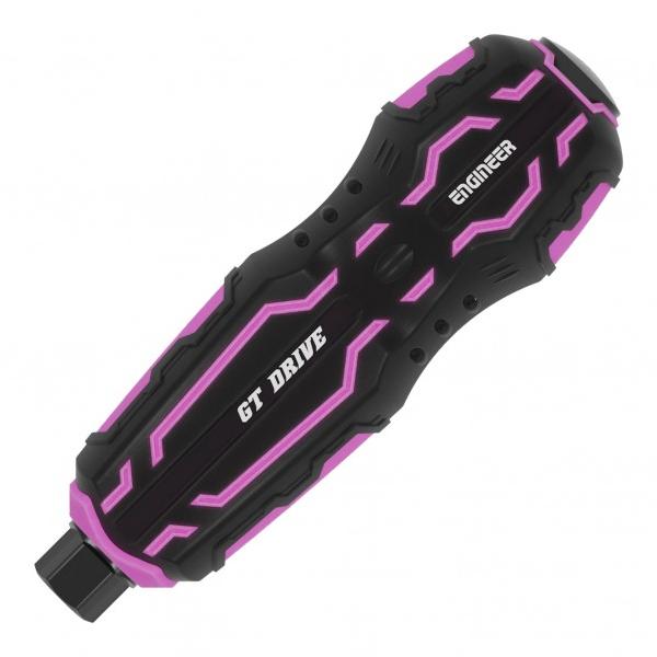 【商品説明】 「PINK&amp;BLACK」シリーズ。 強力なトルクを生む、人間工学(エルゴノミクス)デザインの貫通ドライバーグリップ。 ■特長 φ10mmの鉄芯を貫通させているため、ハンマーの衝撃をそのまま先端へ伝達。 ボルスター付きで...