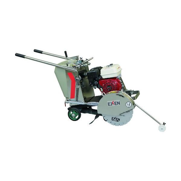 ■特徴 主要部品にステンレスを採用し防錆性と耐久性を追及しました。 ダクタイル鋳鉄製シャーシを採用する事で高い剛性化と低重心が図られ安定した操作性と優れた切断能力を実現しています。  ■用途 舗装切断用。  ■仕様 切断深度調整：ハンドルね...