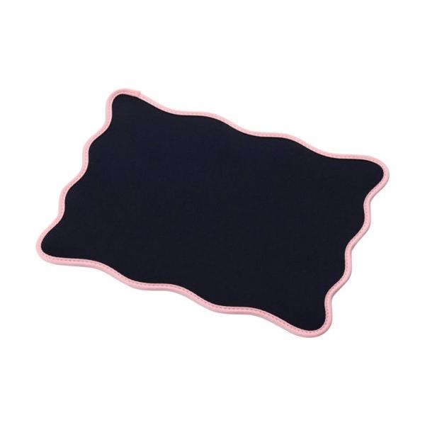 ■特徴 波のようなウェーブラインが個性的なマウスパッドです。 デスクに彩りと快適さをプラス。 2色のコントラストが美しいバイカラーデザインで、デスクを華やかに彩ります。 快適でスムーズなマウス操作が可能で、デスクを傷から守りつつ、きれいに保...