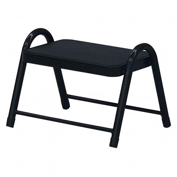 ●家庭内の高い場所での作業などに便利な、シンプルデザインの1段タイプ踏み台です  ●ブラック×ブラックスチール色でお部屋に馴染みやすいデザイン  ●押入れやクローゼット、キッチンの棚など、高い場所にも手が届くので、多彩な場面でお使い頂けます...