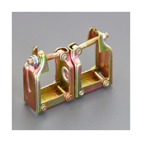 ●タイプ…自在 ●材質…スチール(表面:クロメートメッキ) ●本体サイズ…115×167×53mm ●重量…1kg ●□60mm×□60mm用 ●日本製 はしご ハシゴ 梯子 脚立 踏み台用オプション  【重量】 34.00 【入数】 1個...
